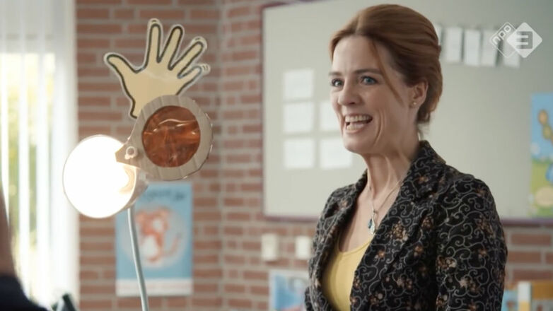 Publieksfavoriet Juf Ank uit De Luizenmoeder wordt personage in De TV ...