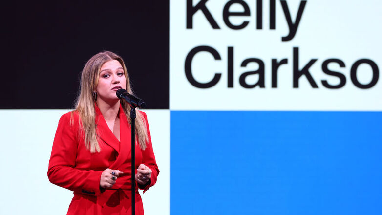 Wow! Kelly Clarkson verliest in korte tijd 18 kilo