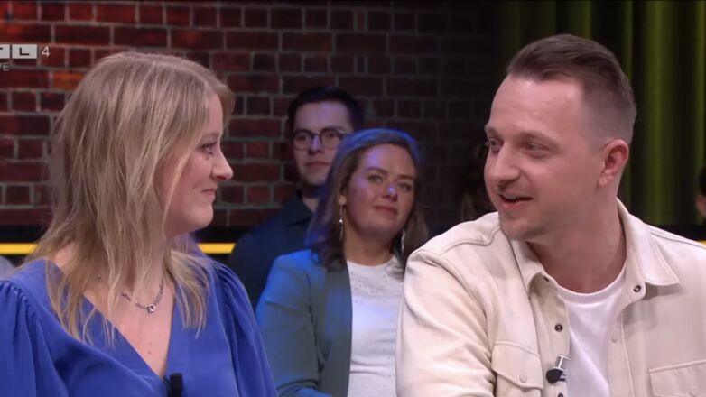 Zo gingen Jeppe en Jantine vermomd bij elkaar langs